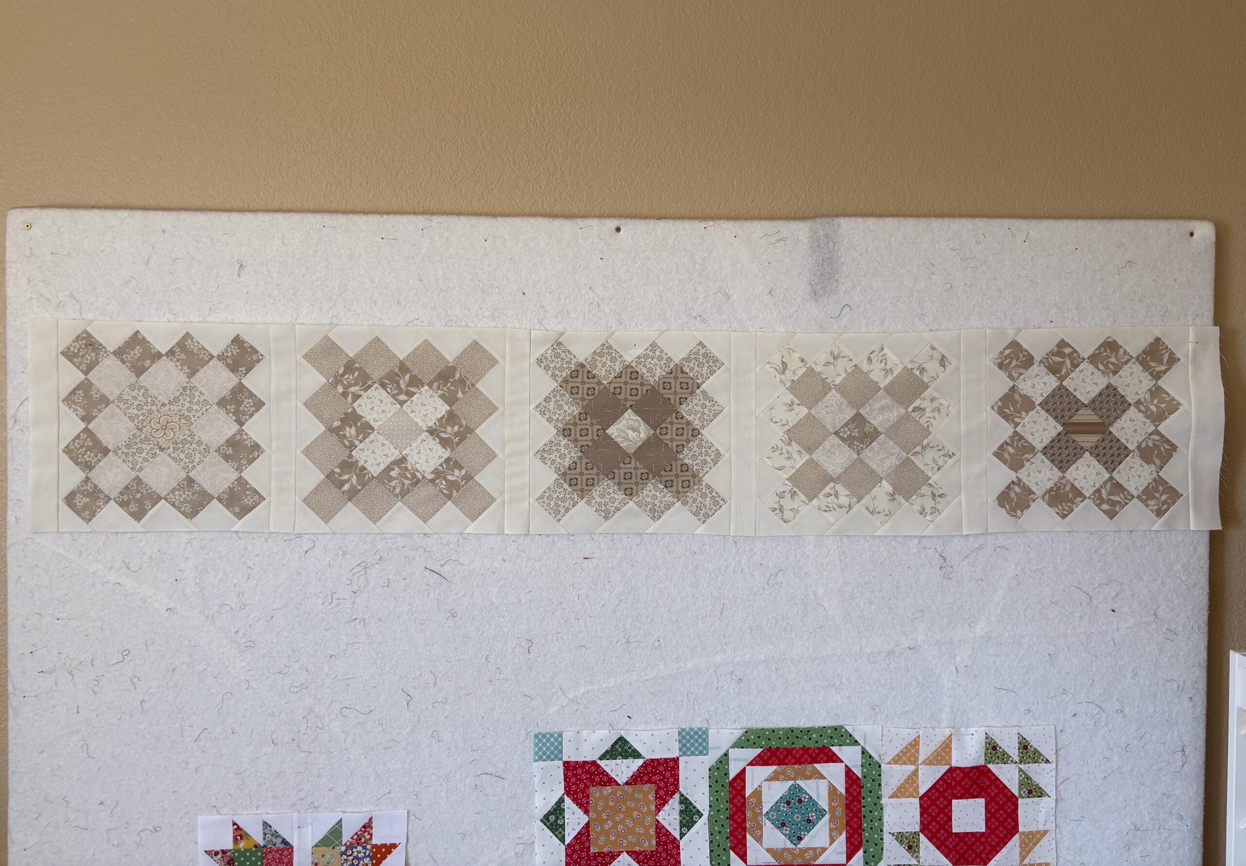 Neutral Granny- ABB- and a Discussion Question - Sister’s Choice Quilts