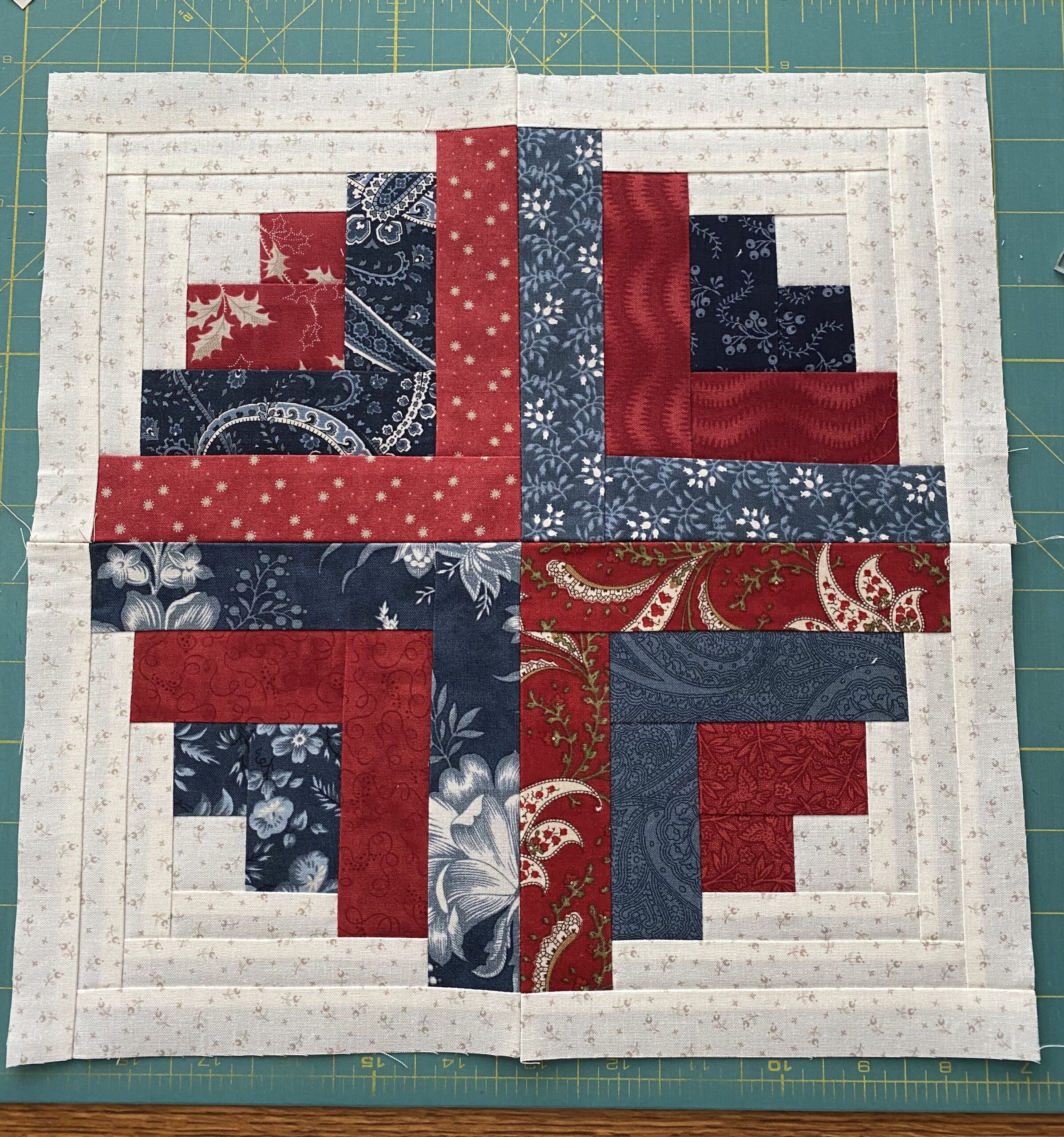 Curvy Log Cabin Block and Ruler - Sister’s Choice Quilts